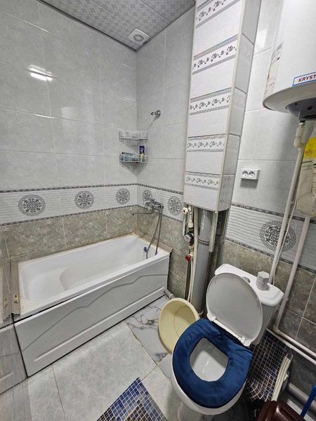 1 xonali 46m² 3-qavat uy sotiladi