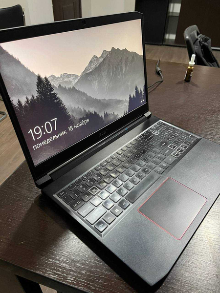 Noutbook Acer nitro 7