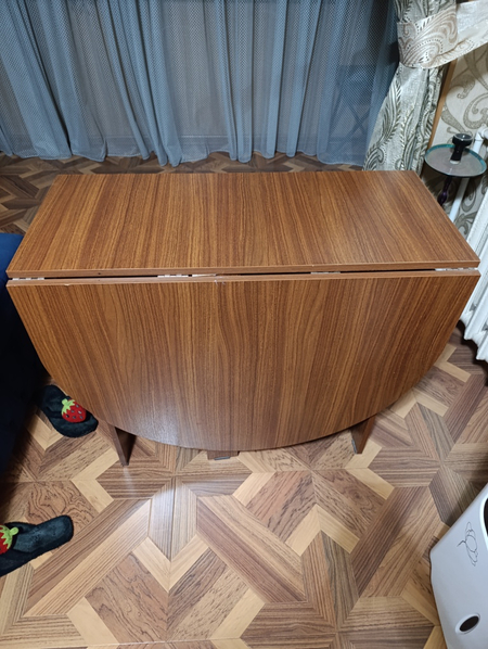 Продам Стол-Книжка!