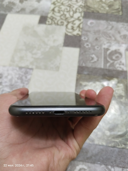 iPhone11  qora rangda