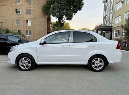 Nexia 3, AT, LTZ