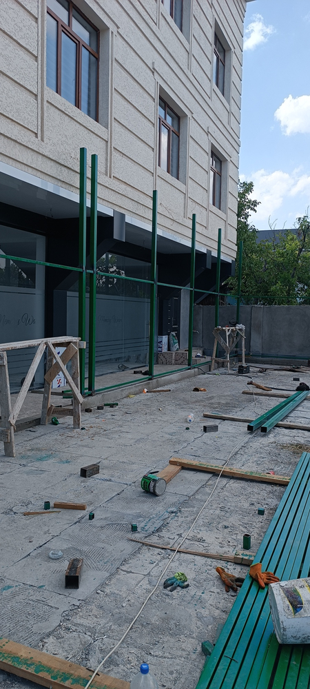 Mini sitadion noldan istkustvenniy gazon ustanovka qilamiz