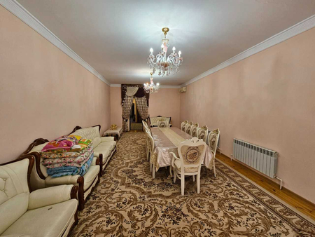 4 xonali qilingan 160m² 2-qavat sotiladi.
