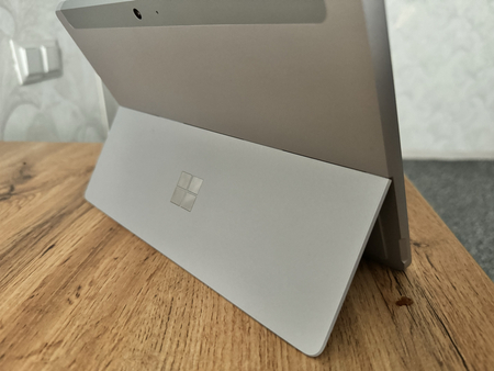 Трансформируемый планшет Surface Go 2
