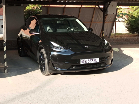 Своя машина Tesla  model Y
