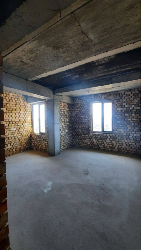 Продается 2 комнатная квартира площадью 83 кв.м. Ориентир 4 род. дом