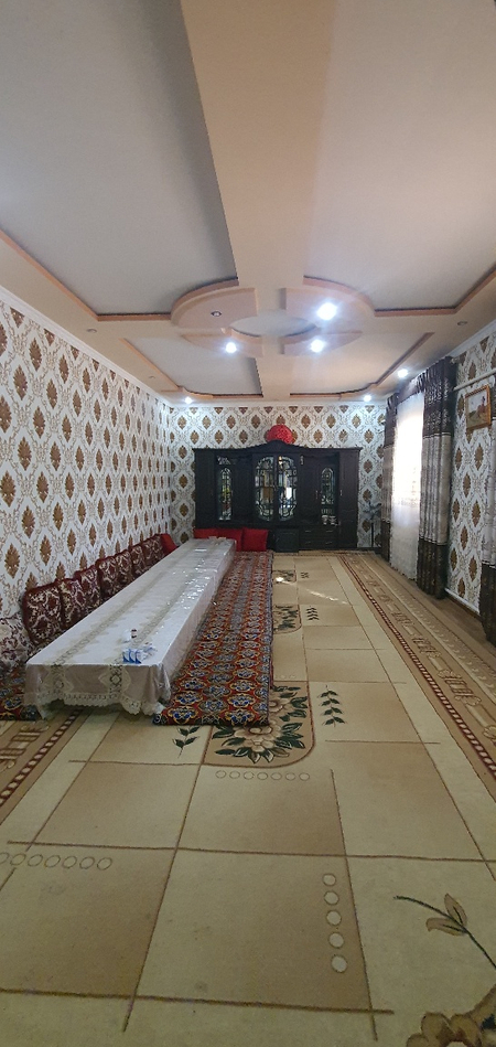Hovli sotiladi narpayda