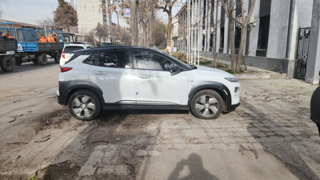 Hyundai Kona Elektro car  Elektromobil sotiladi.electric KOREA