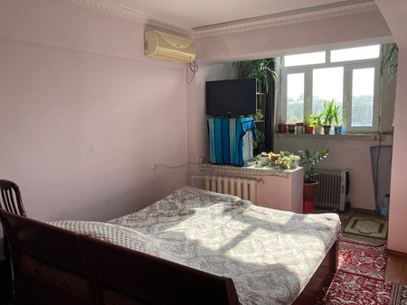 Продаю 4/4/4 на Юнусабаде-4, ориентир Шохсарой, вдоль дороги.