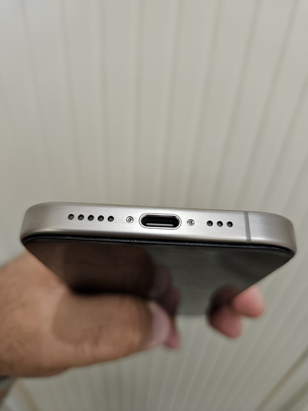 IPhone 15 pro 128 gb
