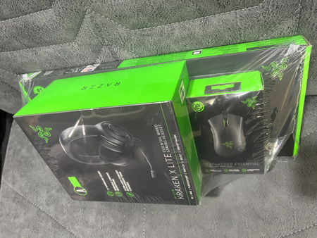 Профессиональная клавиатура мышка и наушники. От фирмы Razer.