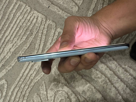 Samsung Koreya S20 Aybi Yóq Holati chiroyli