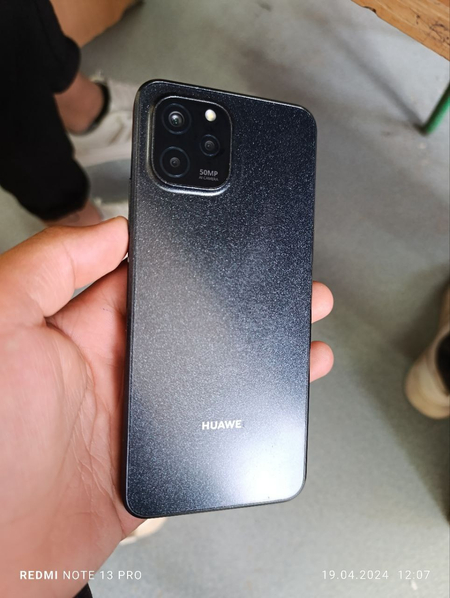 Huawei y61 sotiladi