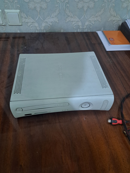 Xbox 360 приставка среднего состояния