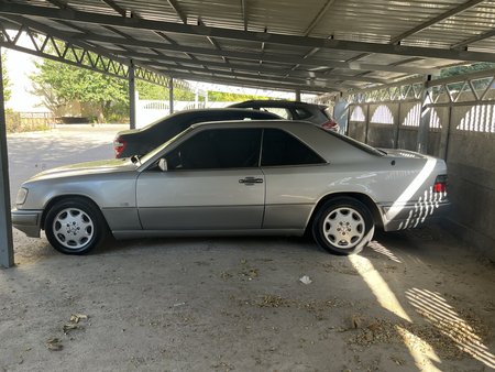Продаётся Mercedes Benz Coupe 124