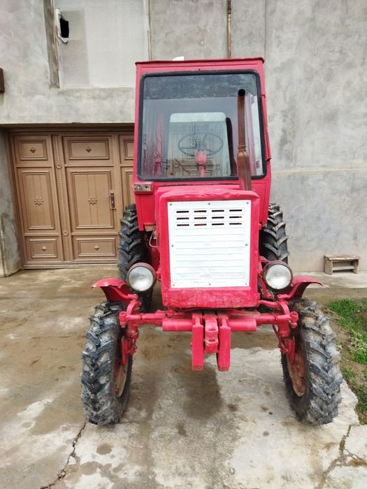 Traktor sotiladi srochno