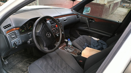 Mercedes Benz e200