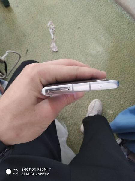 Lg vevet edge 8/128