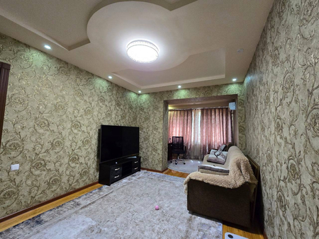 Срочно Продаётся 2/2/4 ц1 улица Гоголя Мирзо улубекский район.