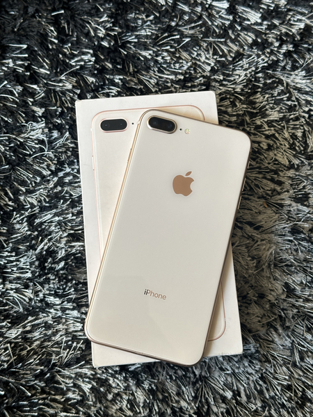 Срочно iphone 8+ сотилади коробка документ 64 гб