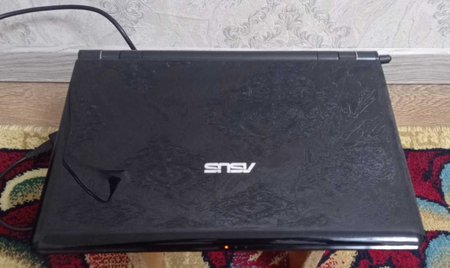 Noutbuk Asus Tez ishlidi