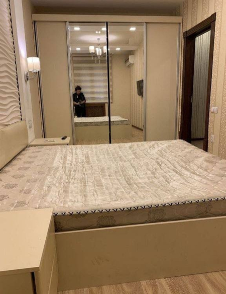 Сдается 3х ком. квартира, ор-р: м.Ойбек, 1м2