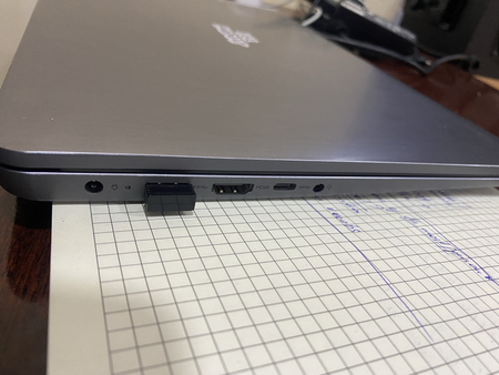 Lenovo i3 noutbuk