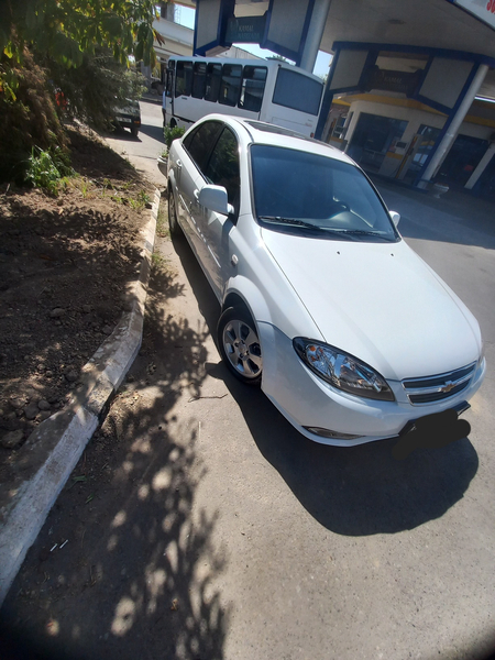 Jentra 3pazitsa 2015 yil 77 000km yurgan ozini prabegi benzinda yurgan