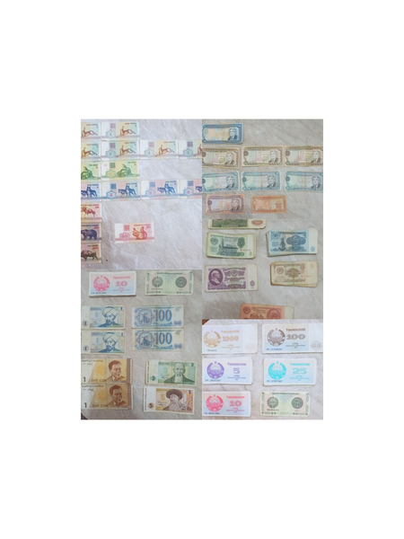 Разные монеты и купюры