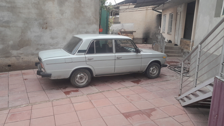 Vaz2106  srochna sotiladi
