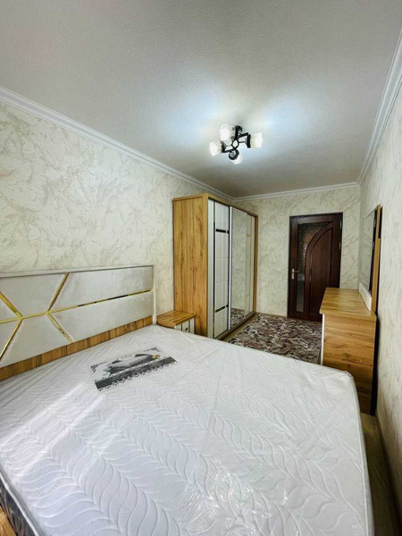 Продается  2/3 комнатная  Вторичка.  Адрес;  М. Улугбека.
