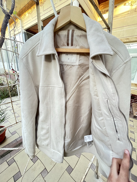 Kuzgi jaket. Turkiyadan obkelingan. Yangi.