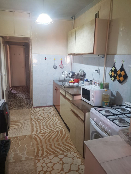 Срочно продаётся квартира 3-х комнатная в Чирчике 8 микрорайоне
