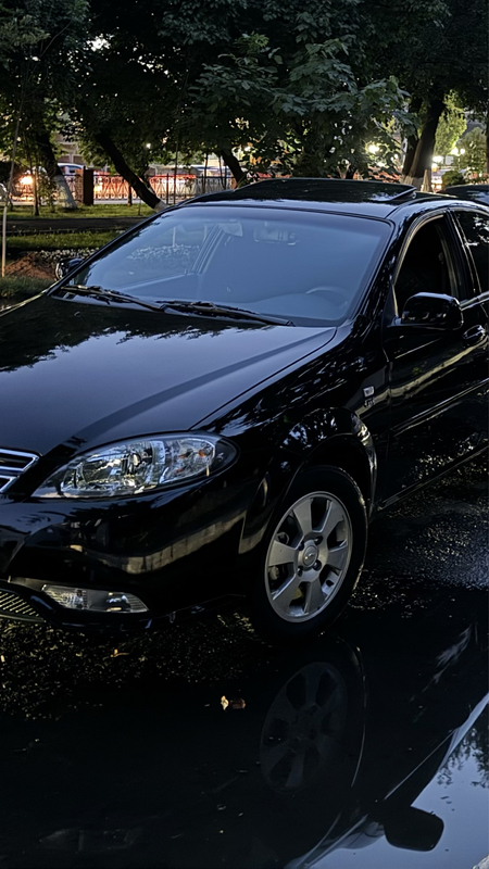 Gentra Lacetti 2023 AT чёрная автомат с люком