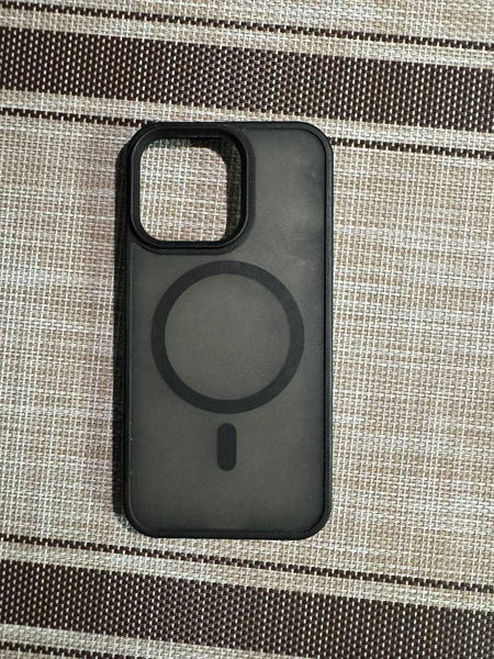 Продам чехлы на Iphone 13 Pro