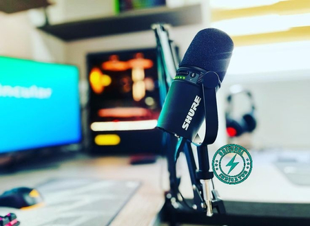 SHURE MV7 XLR - Микрофон для подкастов и интервью, профессиональный

$