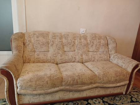 Продается трехместный диван