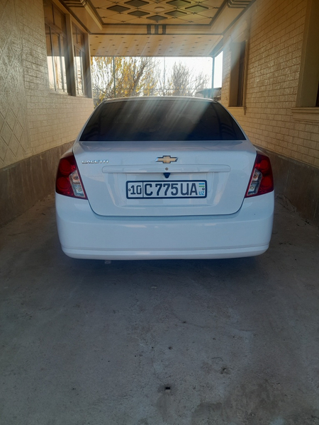 Jentra sotiladi naxtga