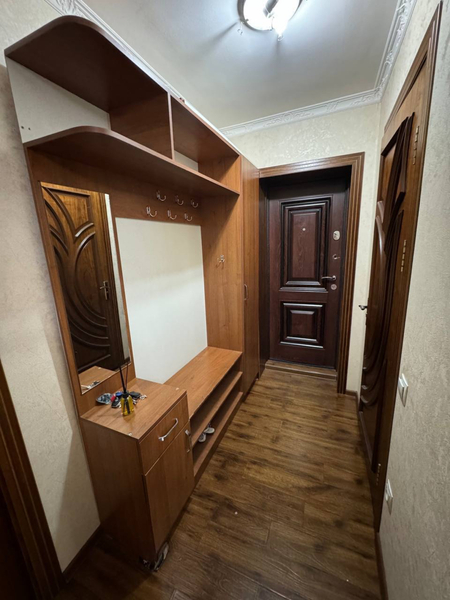 Продается 3/4/5 на Новомосковская