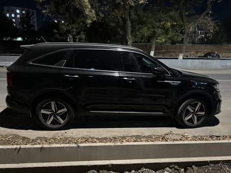 Kia Sorento 2023 yil 2,5 mator 5 kishilik kraska tozza xolati alo