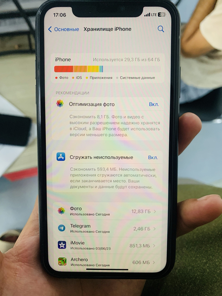 iPhone Xr 64gb       .