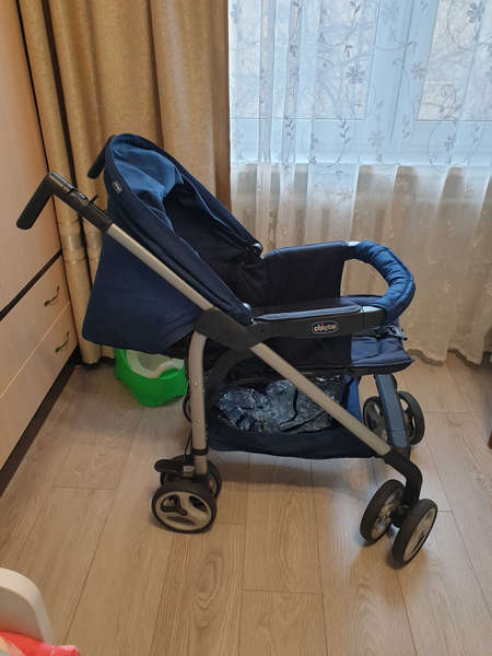 Детская крояска chicco