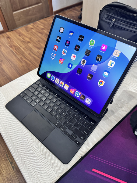 Ipad pro M2 12.9 6th gen. 256Gb Wifi + MagicKeyboard