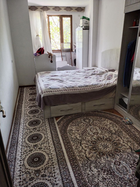 На дружбе 2 в 3 комнатная срочно продам.