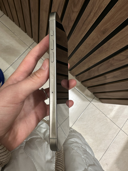 Iphone 15 pro max срочно сотилади