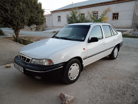 Daewoo nexia sotiladi