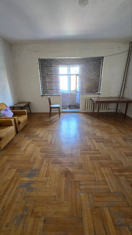 Продается 2/6/9 квартира на садыка азимова. Французская планировка