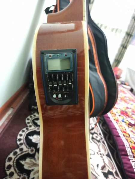 Gitara elektroakustik Ibanez.   klassik ekvalayzer
