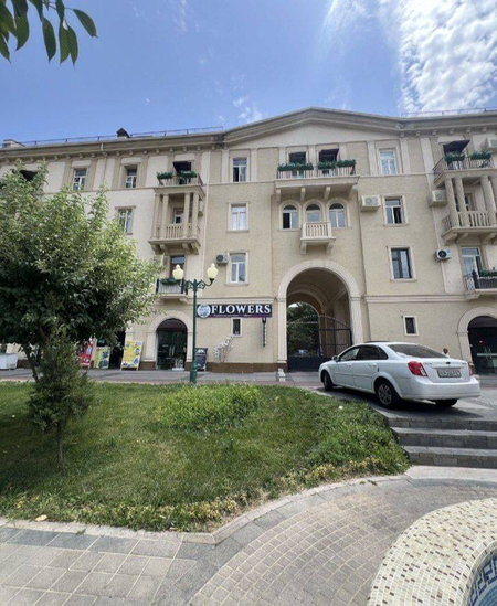 Продается Саракулька круг 2/4/4 кирпич высокопотолочка 52м2 Евроремонт