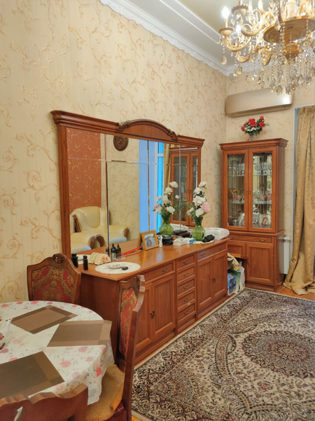 Продается СВОЯ 3/2/3 квартира на улице Навои.